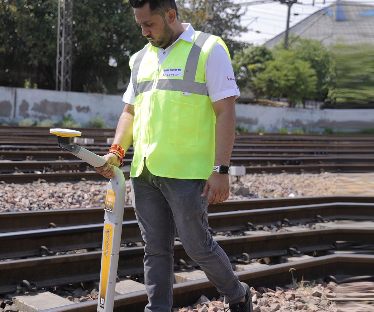 GNSS Underground cable route locating with upto 5 cms accuracy ...